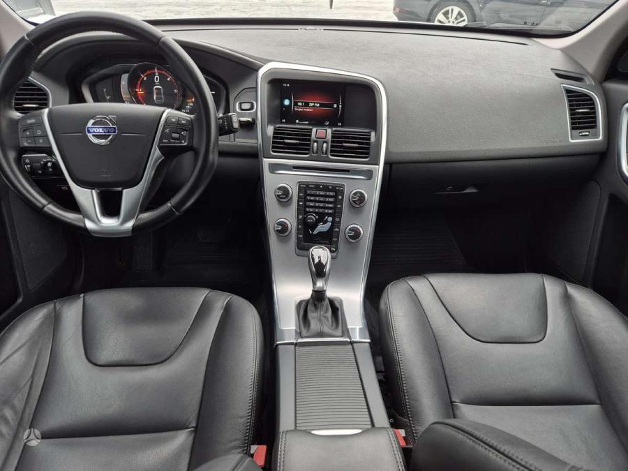 Grey Volvo XC60 2016 in Panevezys, with an engine capacity of 1.97 L and mileage of 285 thousand km for 10499 €, photo 10 on AUTOMOTO.COM.LV