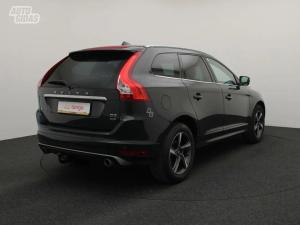 Grey Volvo XC60 2016 in Vilnius, with an engine capacity of 2.40 L and mileage of 284 thousand km for 14399 €, photo 9 on AUTOMOTO.COM.LV