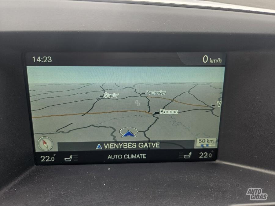 Grey Volvo XC60 2016 in Vilkaviskis, with an engine capacity of 2.00 L and mileage of 264 thousand km for 10500 €, photo 19 on AUTOMOTO.COM.LV