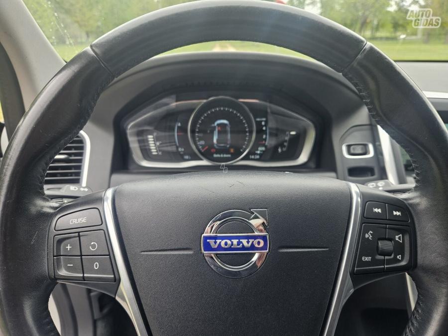 Grey Volvo XC60 2016 in Vilkaviskis, with an engine capacity of 2.00 L and mileage of 264 thousand km for 10500 €, photo 20 on AUTOMOTO.COM.LV