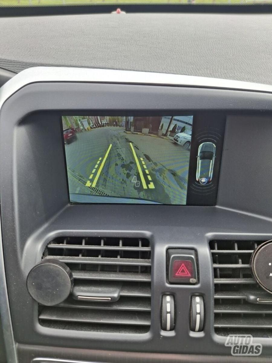 Grey Volvo XC60 2016 in Klaipeda, with an engine capacity of 2.00 L and mileage of 264 thousand km for 12700 €, photo 11 on AUTOMOTO.COM.LV