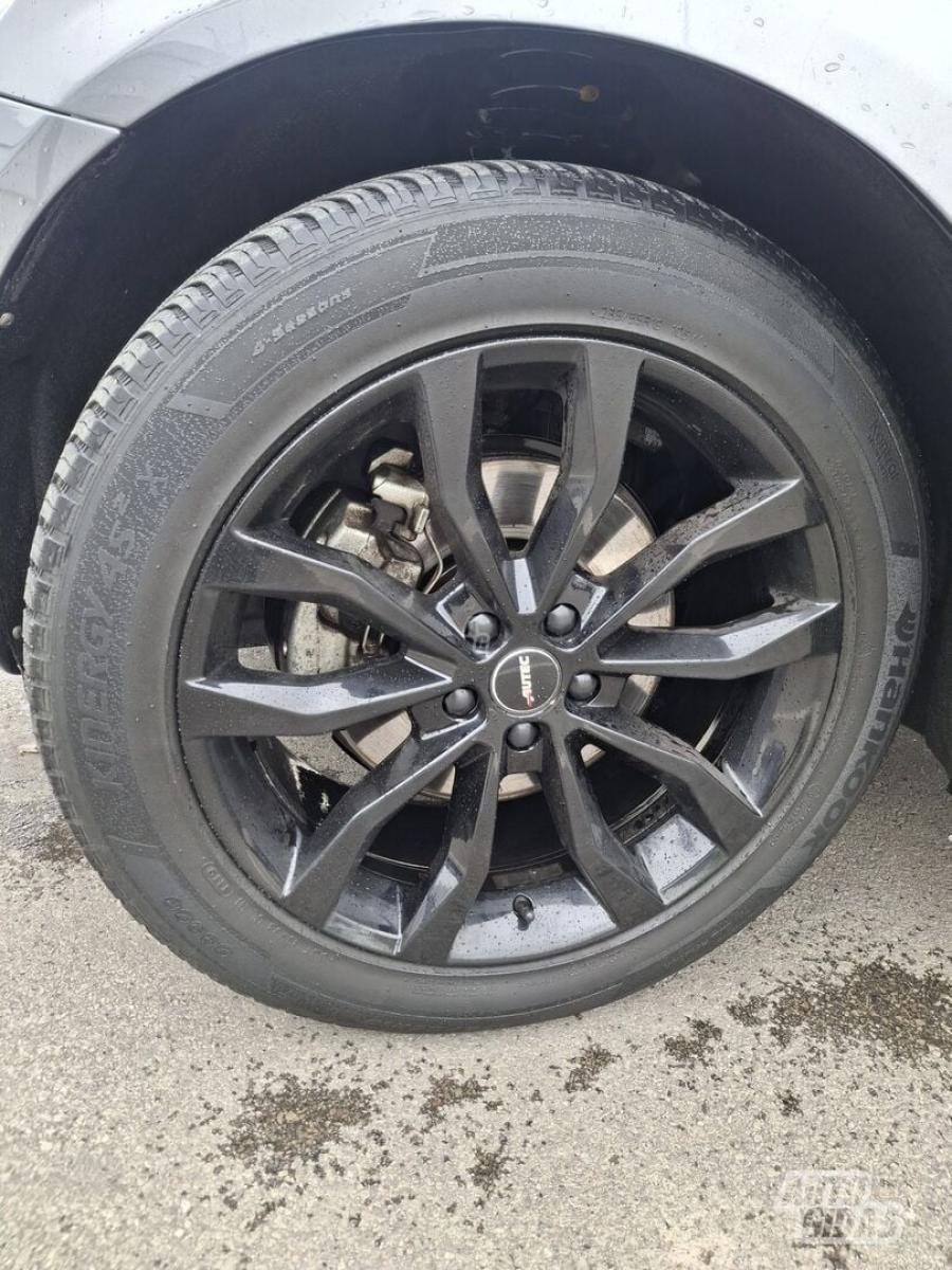 Grey Volvo XC60 2016 in Klaipeda, with an engine capacity of 2.00 L and mileage of 264 thousand km for 12700 €, photo 12 on AUTOMOTO.COM.LV