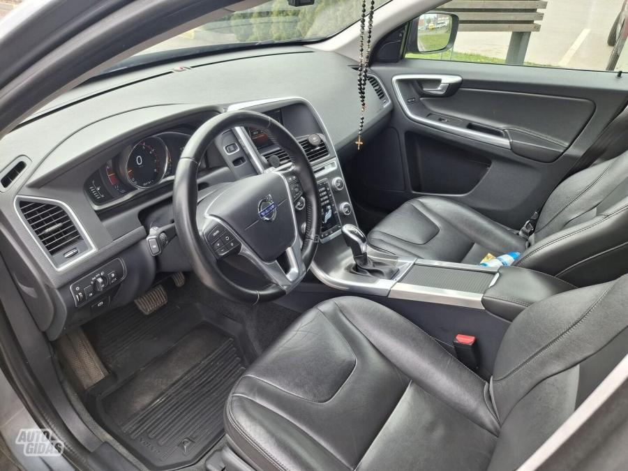 Grey Volvo XC60 2016 in Klaipeda, with an engine capacity of 2.00 L and mileage of 264 thousand km for 12700 €, photo 15 on AUTOMOTO.COM.LV