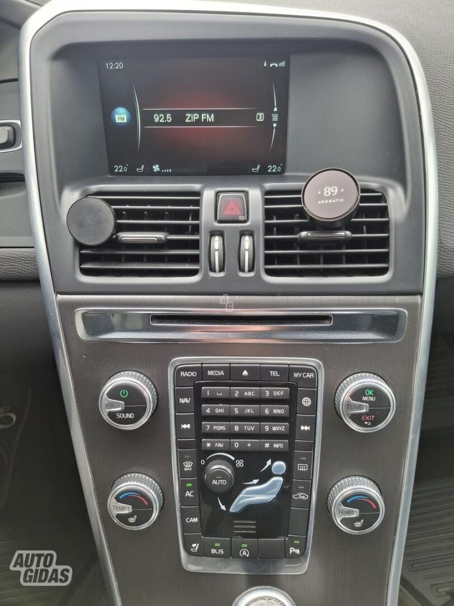 Grey Volvo XC60 2016 in Klaipeda, with an engine capacity of 2.00 L and mileage of 264 thousand km for 12700 €, photo 18 on AUTOMOTO.COM.LV