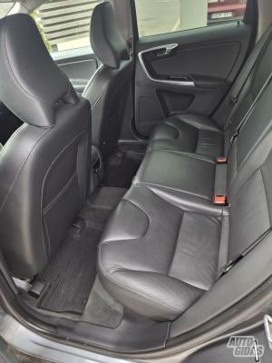 Grey Volvo XC60 2016 in Klaipeda, with an engine capacity of 2.00 L and mileage of 264 thousand km for 12700 €, photo 22 on AUTOMOTO.COM.LV
