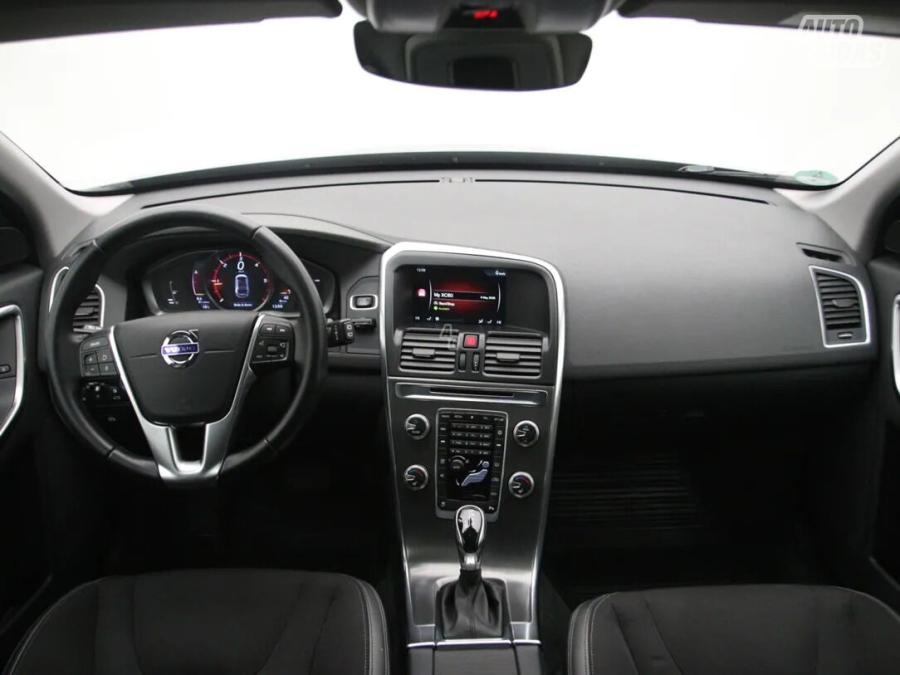 Pelēks Volvo XC60 2016 Viļņa, ar dzinēja tilpumu 2.00 L un nobraukumu 133 tūkst. km par 17199 €, foto 3 vietnē AUTOMOTO.COM.LV