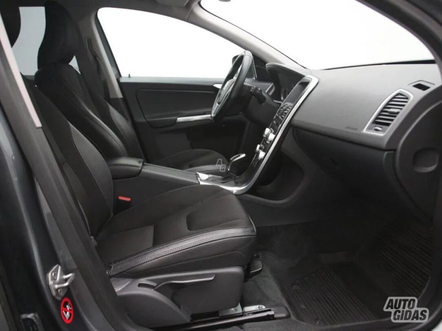 Pelēks Volvo XC60 2016 Viļņa, ar dzinēja tilpumu 2.00 L un nobraukumu 133 tūkst. km par 17199 €, foto 15 vietnē AUTOMOTO.COM.LV