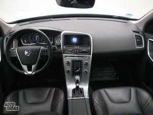 Grey Volvo XC60 2016 in Vilnius, with an engine capacity of 2.00 L and mileage of 220 thousand km for 15599 €, photo 3 on AUTOMOTO.COM.LV