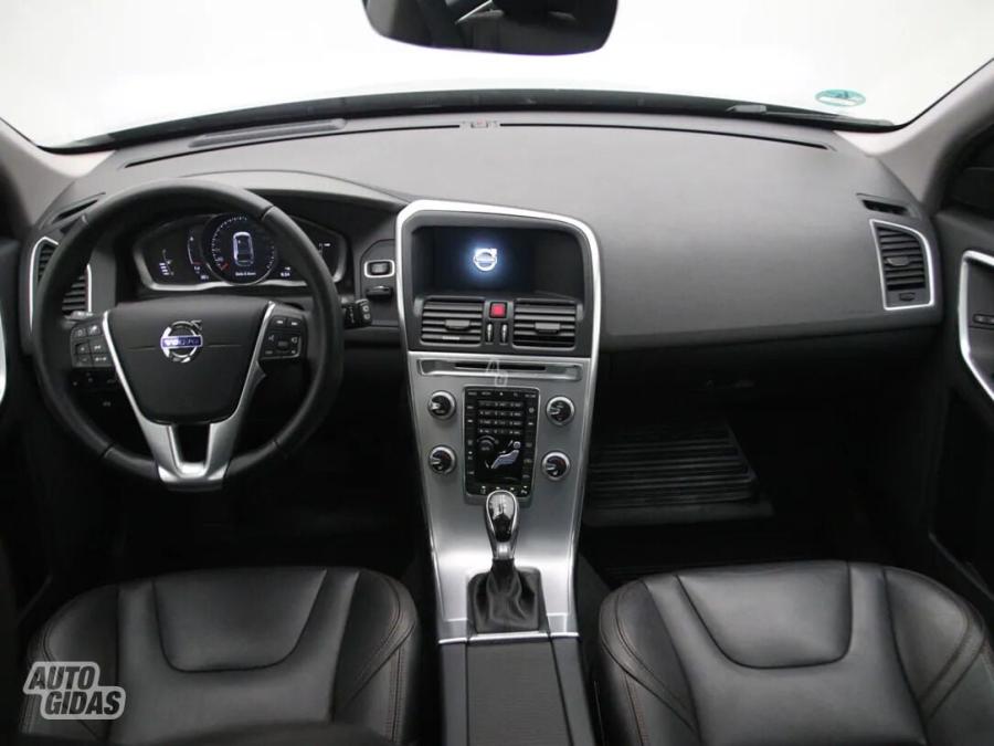Grey Volvo XC60 2016 in Vilnius, with an engine capacity of 2.00 L and mileage of 220 thousand km for 15599 €, photo 3 on AUTOMOTO.COM.LV