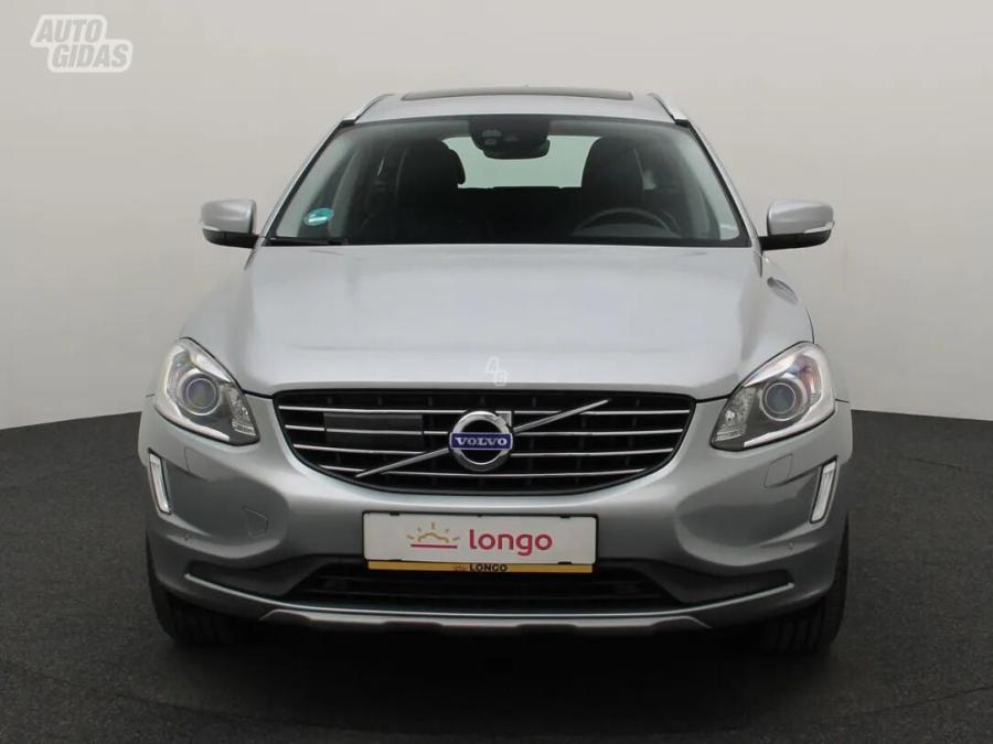 Grey Volvo XC60 2016 in Vilnius, with an engine capacity of 2.00 L and mileage of 220 thousand km for 15599 €, photo 4 on AUTOMOTO.COM.LV