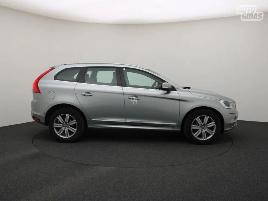 Grey Volvo XC60 2016 in Vilnius, with an engine capacity of 2.00 L and mileage of 220 thousand km for 15599 €, photo 10 on AUTOMOTO.COM.LV