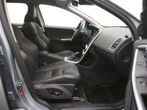 Grey Volvo XC60 2016 in Vilnius, with an engine capacity of 2.00 L and mileage of 220 thousand km for 15599 €, photo 15 on AUTOMOTO.COM.LV