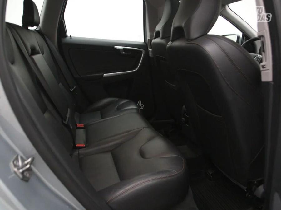 Grey Volvo XC60 2016 in Vilnius, with an engine capacity of 2.00 L and mileage of 220 thousand km for 15599 €, photo 16 on AUTOMOTO.COM.LV