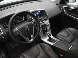 Grey Volvo XC60 2016 in Vilnius, with an engine capacity of 2.00 L and mileage of 220 thousand km for 15599 €, photo 17 on AUTOMOTO.COM.LV