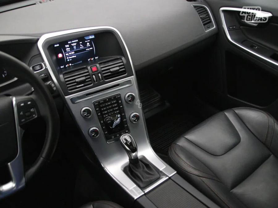 Grey Volvo XC60 2016 in Vilnius, with an engine capacity of 2.00 L and mileage of 220 thousand km for 15599 €, photo 22 on AUTOMOTO.COM.LV