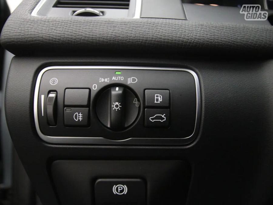 Grey Volvo XC60 2016 in Vilnius, with an engine capacity of 2.00 L and mileage of 220 thousand km for 15599 €, photo 28 on AUTOMOTO.COM.LV