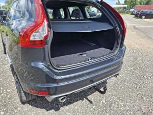Pelēks Volvo XC60 2016 Rīga, ar dzinēja tilpumu 2.40 L un nobraukumu 294 tūkst. km par 13750 €, foto 13 vietnē AUTOMOTO.COM.LV