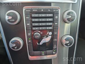 Pelēks Volvo XC60 2016 Rīga, ar dzinēja tilpumu 2.40 L un nobraukumu 294 tūkst. km par 13750 €, foto 17 vietnē AUTOMOTO.COM.LV