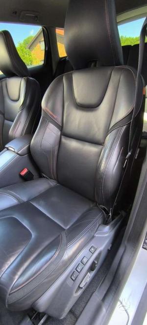 Grey Volvo XC60 2016 in Kaunas, with an engine capacity of 1.97 L and mileage of 245 thousand km for 12500 €, photo 8 on AUTOMOTO.COM.LV