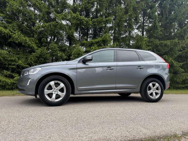 Grey Volvo XC60 2016 in Alytus, with an engine capacity of 2.00 L and mileage of 295 thousand km for 9250 €, photo 1 on AUTOMOTO.COM.LV