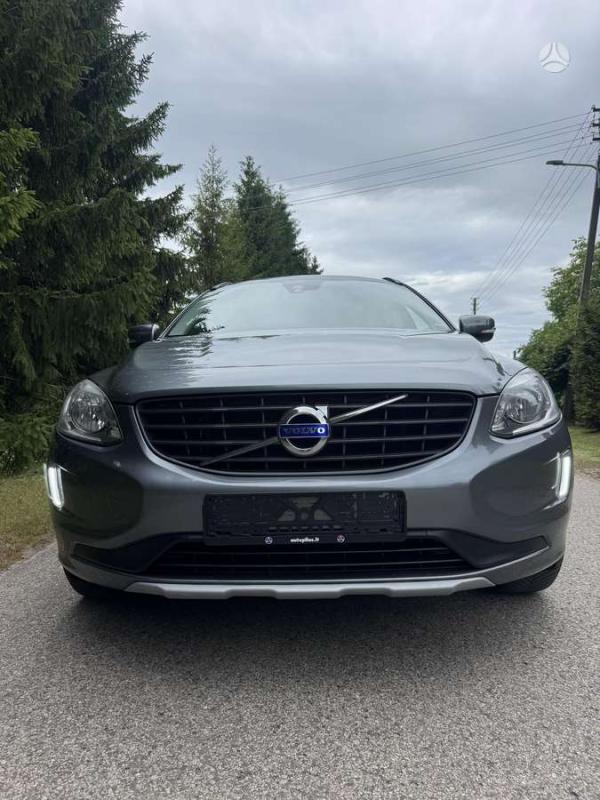 Grey Volvo XC60 2016 in Alytus, with an engine capacity of 2.00 L and mileage of 295 thousand km for 9250 €, photo 2 on AUTOMOTO.COM.LV