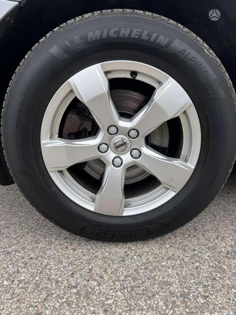 Grey Volvo XC60 2016 in Alytus, with an engine capacity of 2.00 L and mileage of 295 thousand km for 9250 €, photo 6 on AUTOMOTO.COM.LV