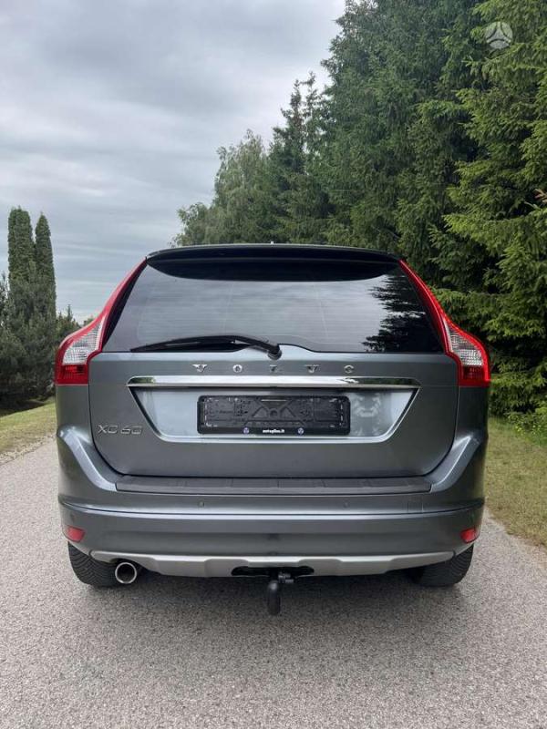 Grey Volvo XC60 2016 in Alytus, with an engine capacity of 2.00 L and mileage of 295 thousand km for 9250 €, photo 8 on AUTOMOTO.COM.LV