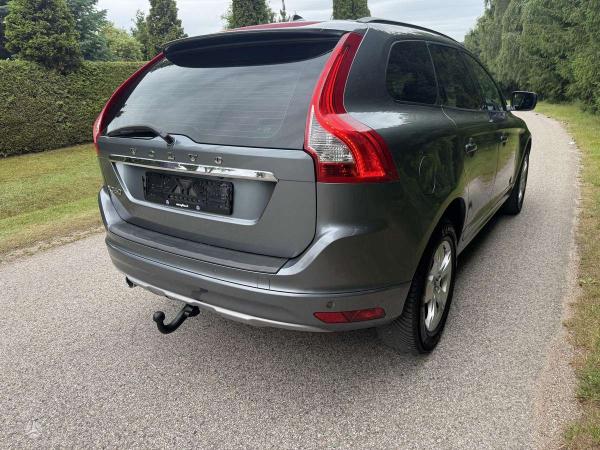 Grey Volvo XC60 2016 in Alytus, with an engine capacity of 2.00 L and mileage of 295 thousand km for 9250 €, photo 9 on AUTOMOTO.COM.LV