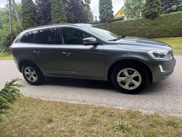 Grey Volvo XC60 2016 in Alytus, with an engine capacity of 2.00 L and mileage of 295 thousand km for 9250 €, photo 10 on AUTOMOTO.COM.LV