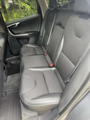 Grey Volvo XC60 2016 in Alytus, with an engine capacity of 2.00 L and mileage of 295 thousand km for 9250 €, photo 17 on AUTOMOTO.COM.LV