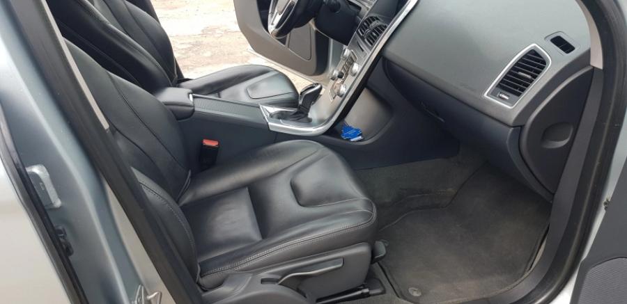 Pelēks Volvo XC60 2016 Rīga, ar dzinēja tilpumu 2.00 L un nobraukumu 303 tūkst. km par 14200 €, foto 6 vietnē AUTOMOTO.COM.LV