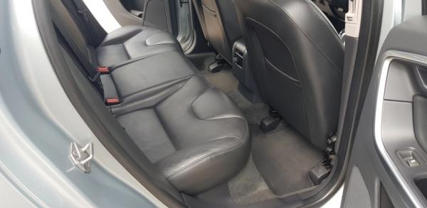Pelēks Volvo XC60 2016 Rīga, ar dzinēja tilpumu 2.00 L un nobraukumu 303 tūkst. km par 14200 €, foto 8 vietnē AUTOMOTO.COM.LV