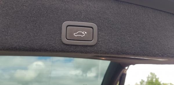 Pelēks Volvo XC60 2016 Rīga, ar dzinēja tilpumu 2.00 L un nobraukumu 303 tūkst. km par 14200 €, foto 10 vietnē AUTOMOTO.COM.LV