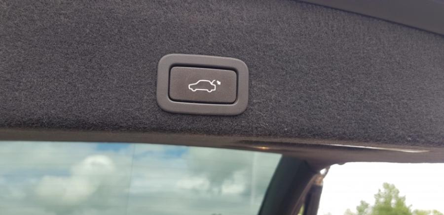 Pelēks Volvo XC60 2016 Rīga, ar dzinēja tilpumu 2.00 L un nobraukumu 303 tūkst. km par 14200 €, foto 11 vietnē AUTOMOTO.COM.LV
