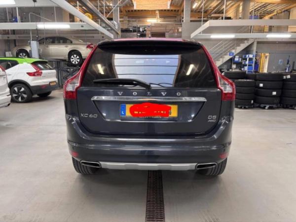 Pelēks Volvo XC60 2016 Rīga, ar dzinēja tilpumu 2.40 L un nobraukumu 270 tūkst. km par 14995 €, foto 7 vietnē AUTOMOTO.COM.LV