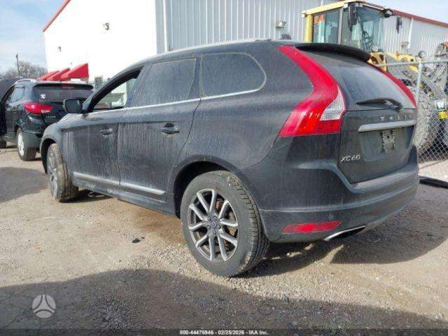 Grey Volvo XC60 2016 in Siauliai, with an engine capacity of 1.97 L and mileage of 126 thousand km for 7100 €, photo 4 on AUTOMOTO.COM.LV
