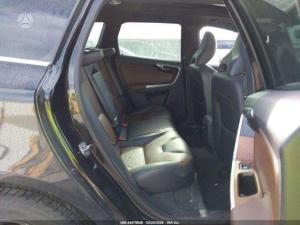 Grey Volvo XC60 2016 in Siauliai, with an engine capacity of 1.97 L and mileage of 126 thousand km for 7100 €, photo 9 on AUTOMOTO.COM.LV
