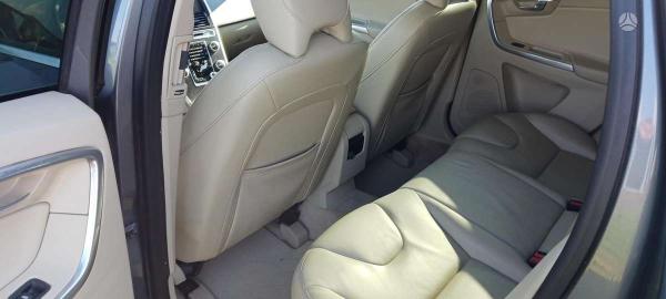 Grey Volvo XC60 2016 in Kaunas, with an engine capacity of 1.97 L and mileage of 156 thousand km for 6500 €, photo 6 on AUTOMOTO.COM.LV