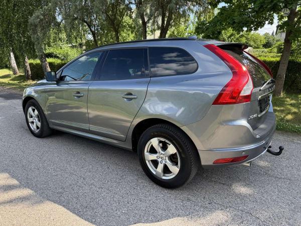 Grey Volvo XC60 2016 in Alytus, with an engine capacity of 2.00 L and mileage of 295 thousand km for 8999 €, photo 7 on AUTOMOTO.COM.LV