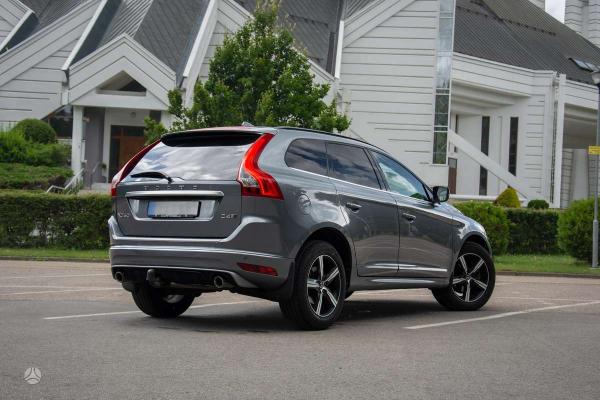 Pelēks Volvo XC60 2016 Elektrėnai, ar dzinēja tilpumu 2.40 L un nobraukumu 285 tūkst. km par 14750 €, foto 3 vietnē AUTOMOTO.COM.LV