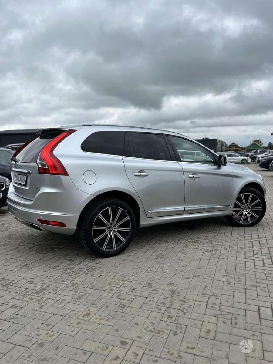 Grey Volvo XC60 2016 in Kaunas, with an engine capacity of 1.97 L and mileage of 149 thousand km for 10300 €, photo 9 on AUTOMOTO.COM.LV