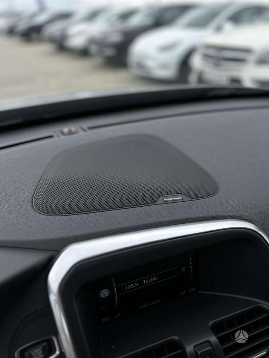 Grey Volvo XC60 2016 in Kaunas, with an engine capacity of 1.97 L and mileage of 149 thousand km for 10300 €, photo 26 on AUTOMOTO.COM.LV