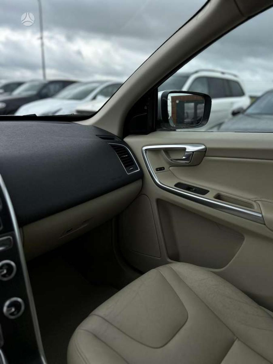 Grey Volvo XC60 2016 in Kaunas, with an engine capacity of 1.97 L and mileage of 149 thousand km for 10300 €, photo 30 on AUTOMOTO.COM.LV