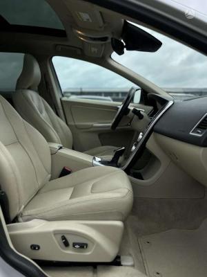 Grey Volvo XC60 2016 in Kaunas, with an engine capacity of 1.97 L and mileage of 149 thousand km for 10300 €, photo 34 on AUTOMOTO.COM.LV