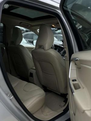 Grey Volvo XC60 2016 in Kaunas, with an engine capacity of 1.97 L and mileage of 149 thousand km for 10300 €, photo 37 on AUTOMOTO.COM.LV