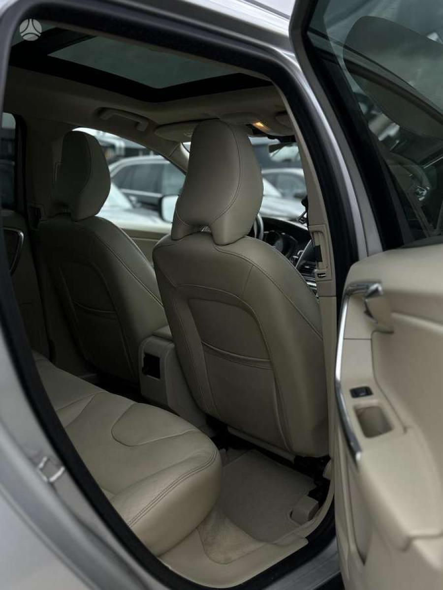 Grey Volvo XC60 2016 in Kaunas, with an engine capacity of 1.97 L and mileage of 149 thousand km for 10300 €, photo 37 on AUTOMOTO.COM.LV