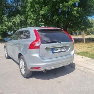Pelēks Volvo XC60 2016 Rīga, ar dzinēja tilpumu 2.00 L un nobraukumu 215 tūkst. km par 10500 €, foto  vietnē AUTOMOTO.COM.LV