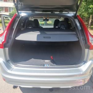 Pelēks Volvo XC60 2016 Rīga, ar dzinēja tilpumu 2.00 L un nobraukumu 215 tūkst. km par 10500 €, foto 4 vietnē AUTOMOTO.COM.LV