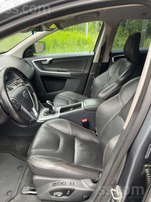 Pelēks Volvo XC60 2016 Rīga, ar dzinēja tilpumu 2.40 L un nobraukumu 205 tūkst. km par 13500 €, foto 7 vietnē AUTOMOTO.COM.LV