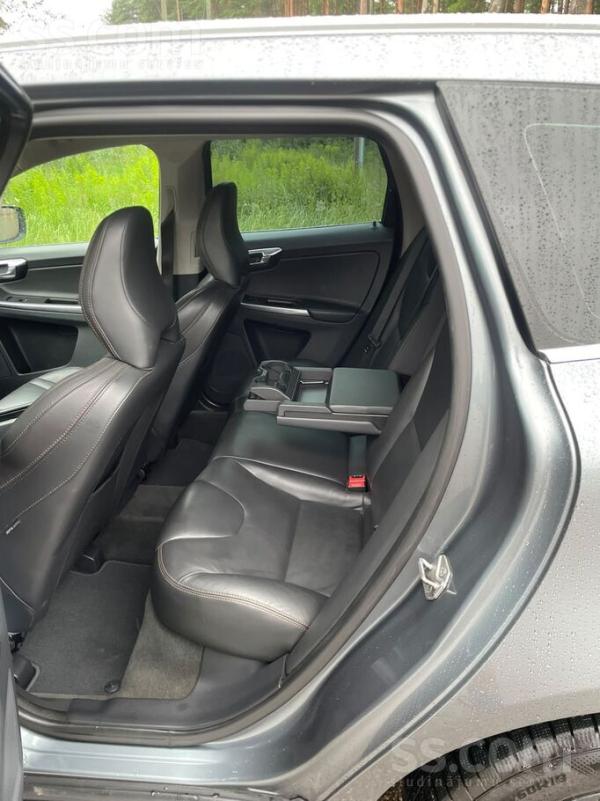 Pelēks Volvo XC60 2016 Rīga, ar dzinēja tilpumu 2.40 L un nobraukumu 205 tūkst. km par 13500 €, foto 8 vietnē AUTOMOTO.COM.LV